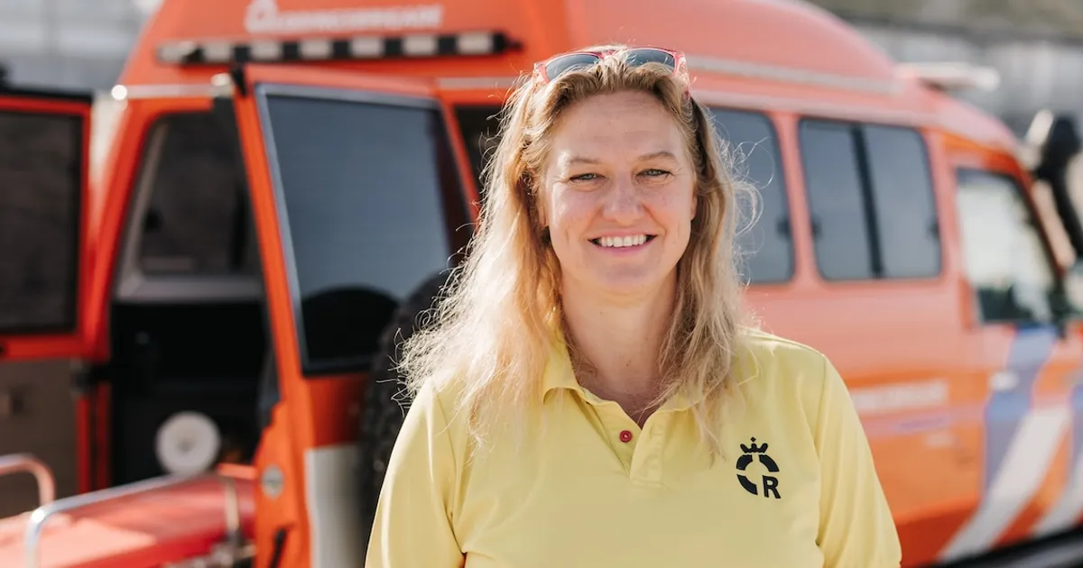 Froucke de Haan is directeur, maar in de zomer ook lifeguard - Meer EO