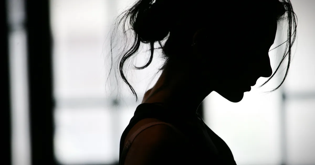 Rylana draagt een groot geheim bij zich - EO