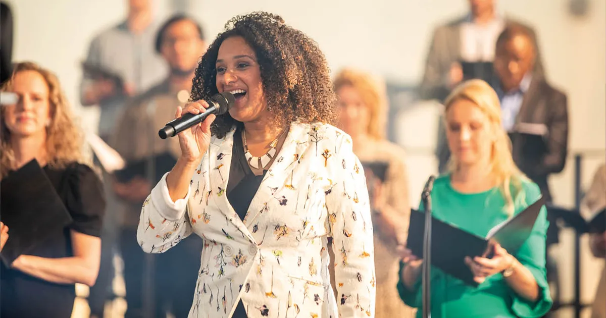 Gospelzangeres Sharon Kips te horen bij Nederland Zingt - EO