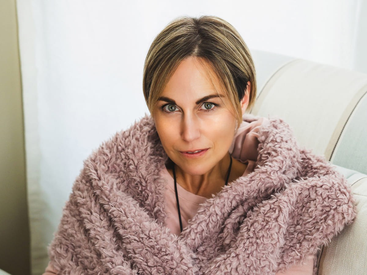 Ana Johns vertelt het verhaal achter ‘Het meisje in de - EO