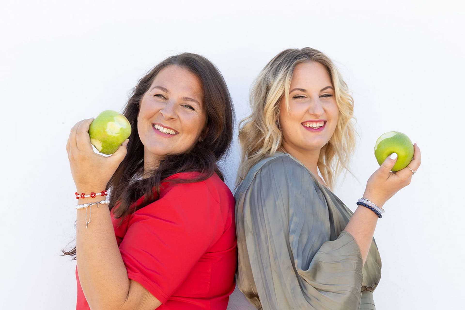 Janneke en Jennie Jelies over hun relatie en samen afvallen