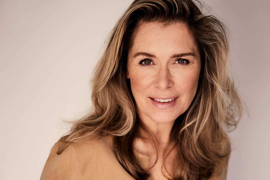 Elle van Rijn over haar boek 'Terug naar Insulinde' - EO